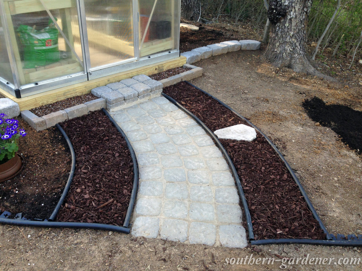 Front of Greenhouse Landscaping – Southern Gardener