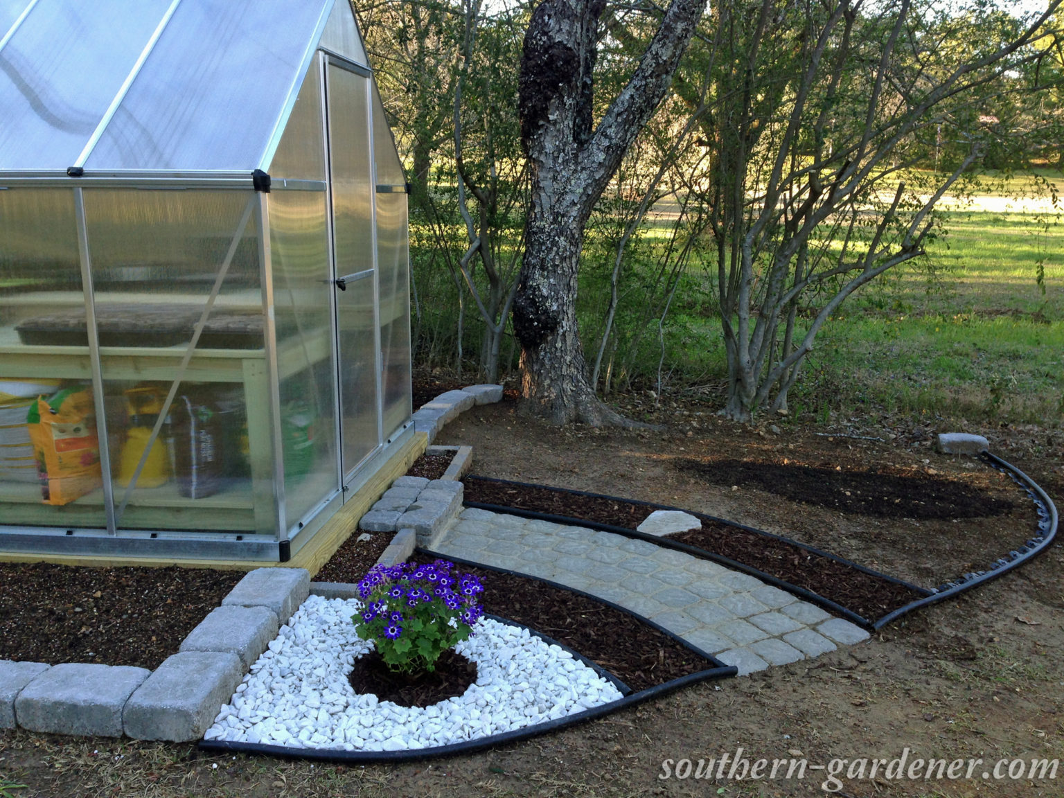 Front of Greenhouse Landscaping – Southern Gardener